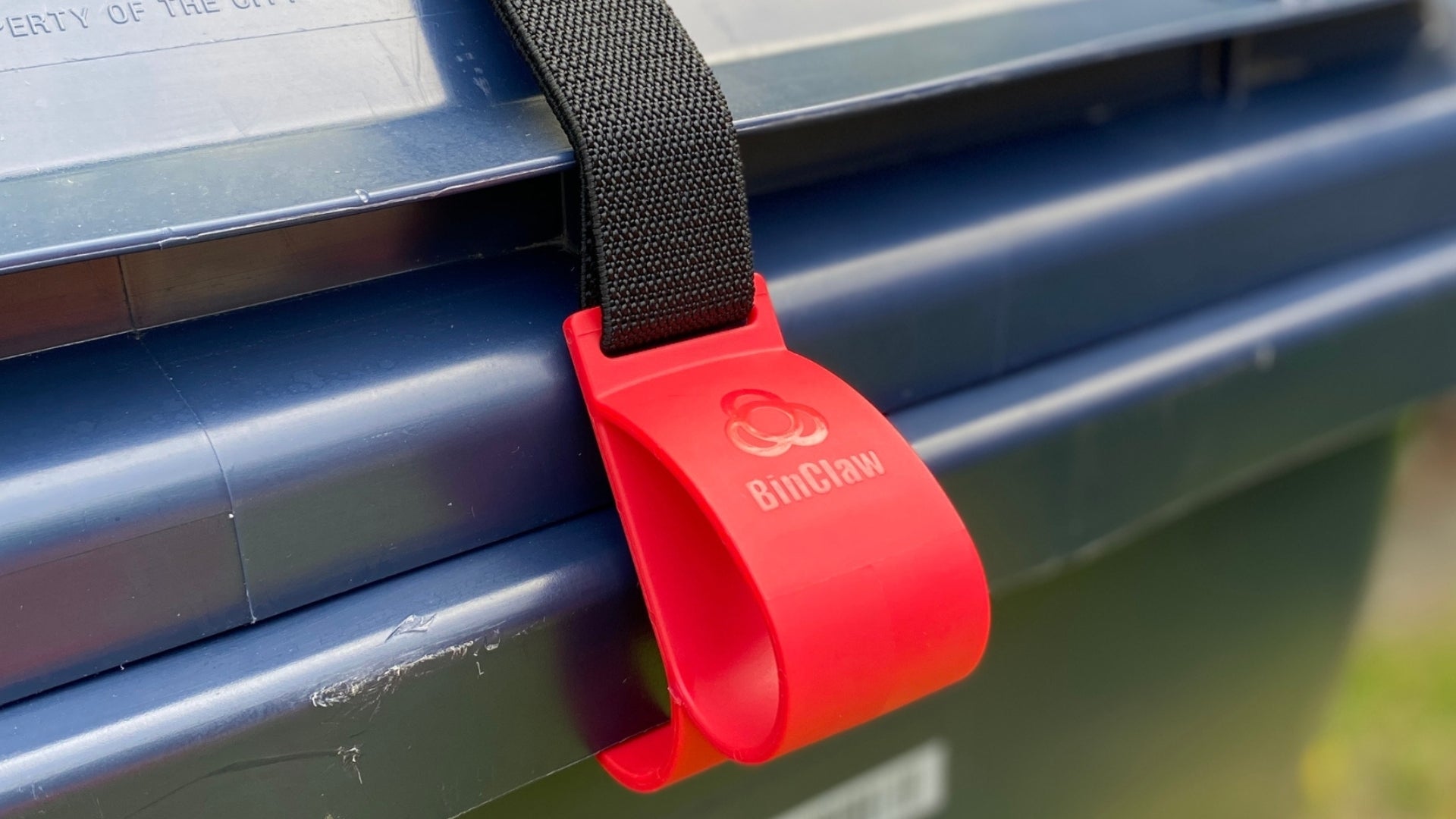 Trash Bin Locks - Garbage Can Lock - Trash Can Lid Lock - Ultimate ...